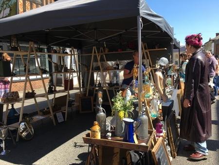 Antiques Atlas - Farnham – Antiques & Brocante Street Market