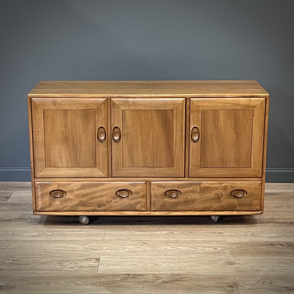 Antiques Atlas - Vintage 1960/70s Ercol Windsor Elm Sideboard as575a448