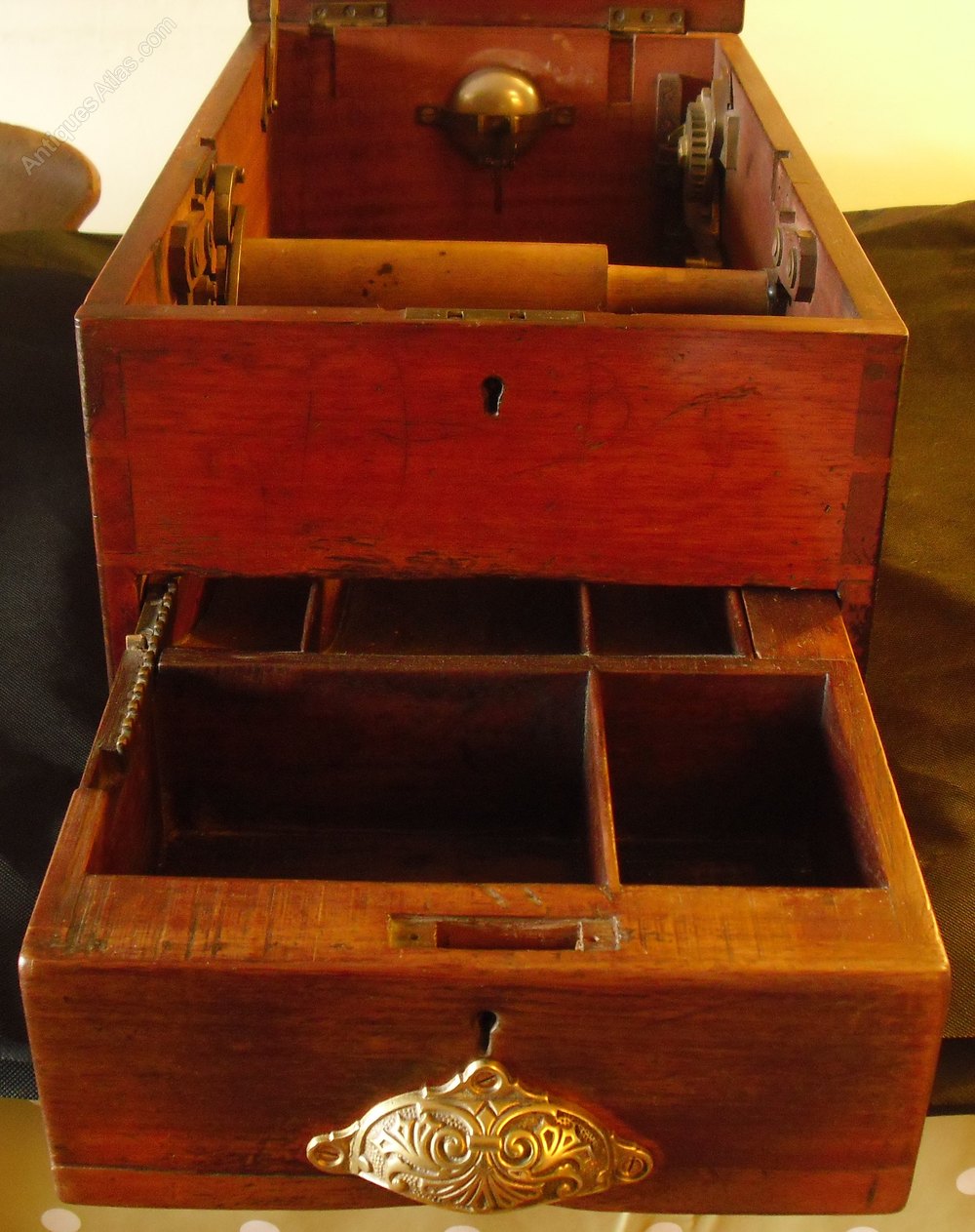 Antiques Atlas - Gledhill's Patent Automatic Cash Till as414a112 / NT175