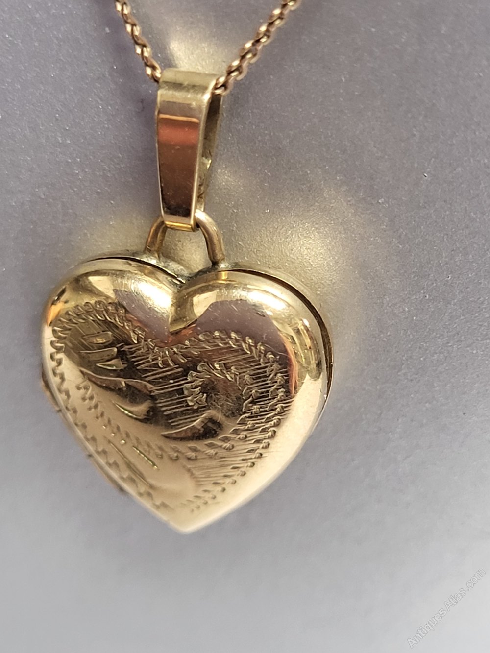 Antiques Atlas - 9ct Gold Heart Locket & Chain.