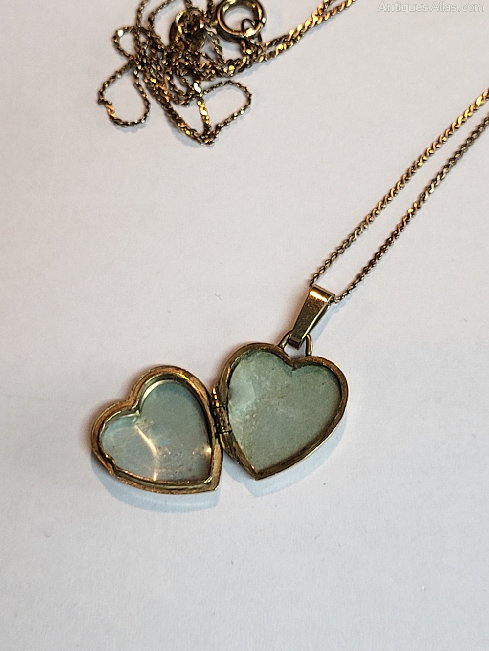 Antiques Atlas - 9ct Gold Heart Locket & Chain.