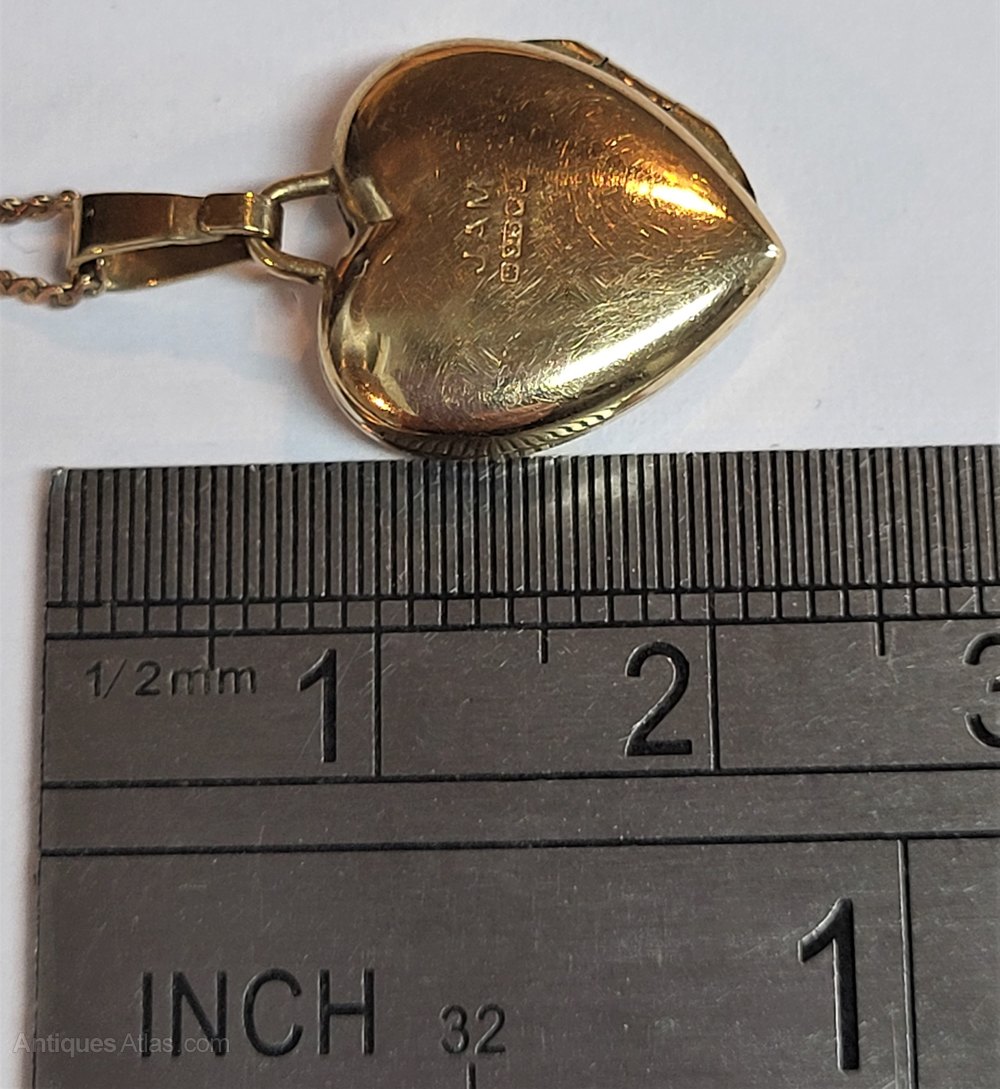 Antiques Atlas - 9ct Gold Heart Locket & Chain.