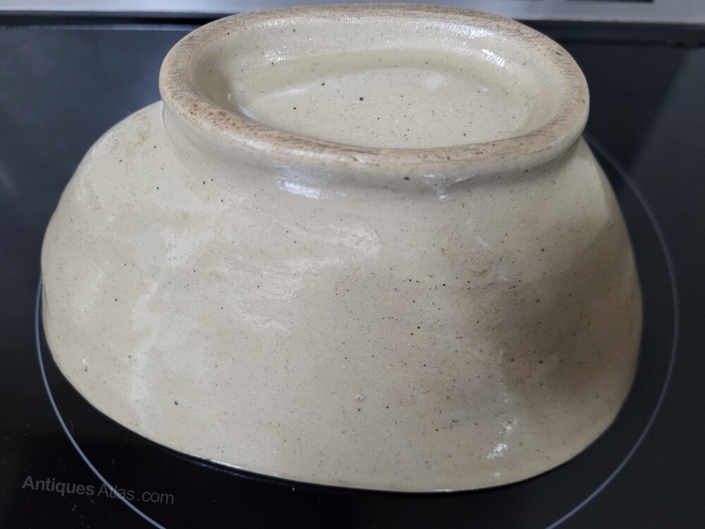 Antiques Atlas - Antique Stoneware Rabbit Jelly Mould. as1170a315 / Ref xed