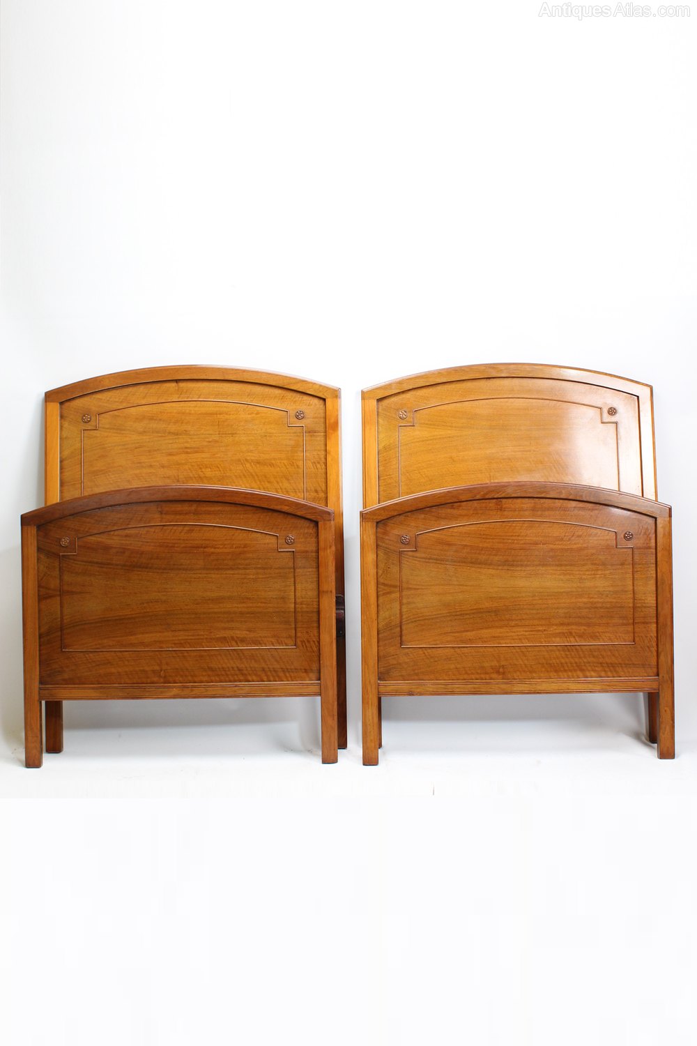 Pair Of Vintage Mahogany Single Beds - Antiques Atlas
