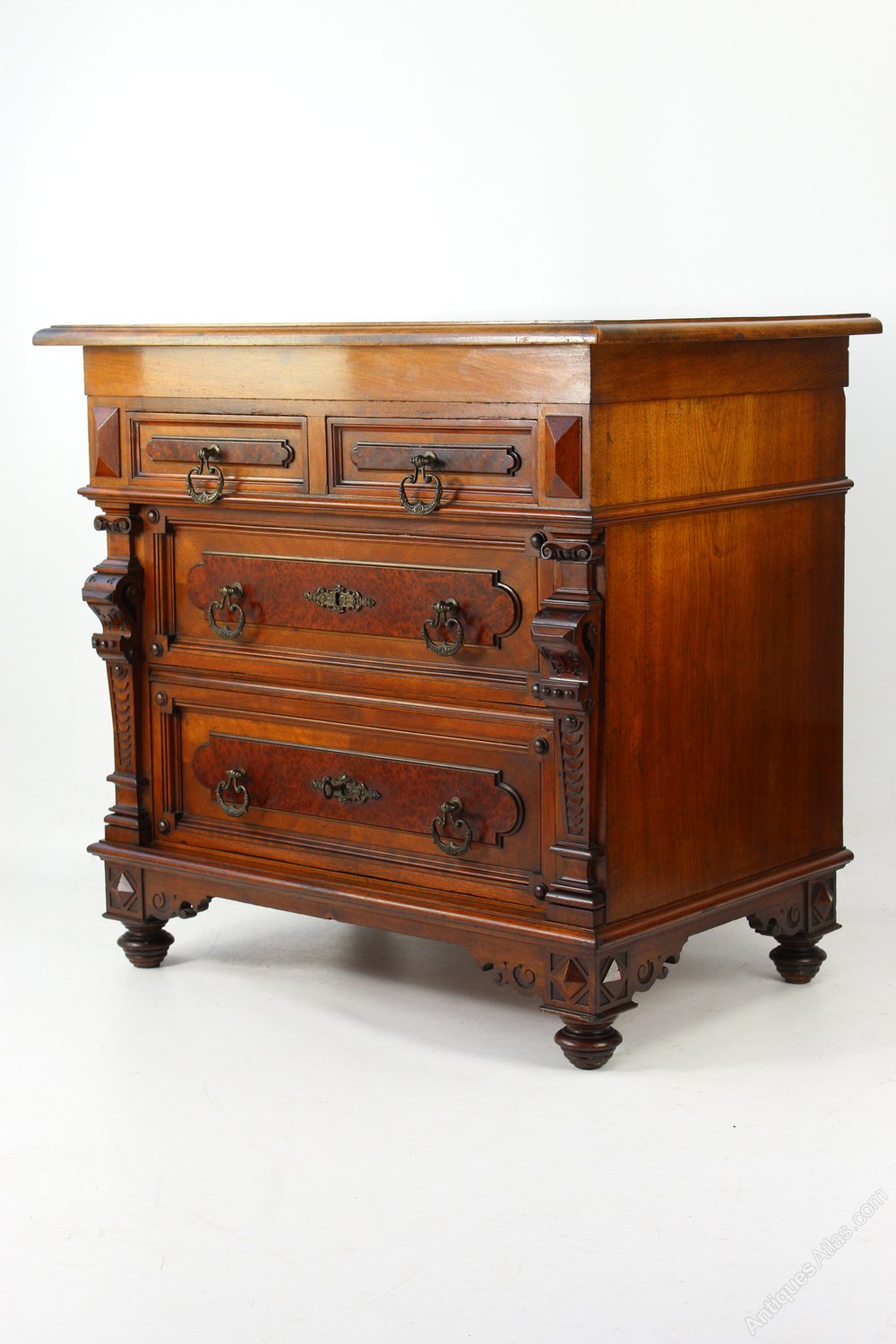 Small Antique Walnut Chest Of Drawers - Antiques Atlas