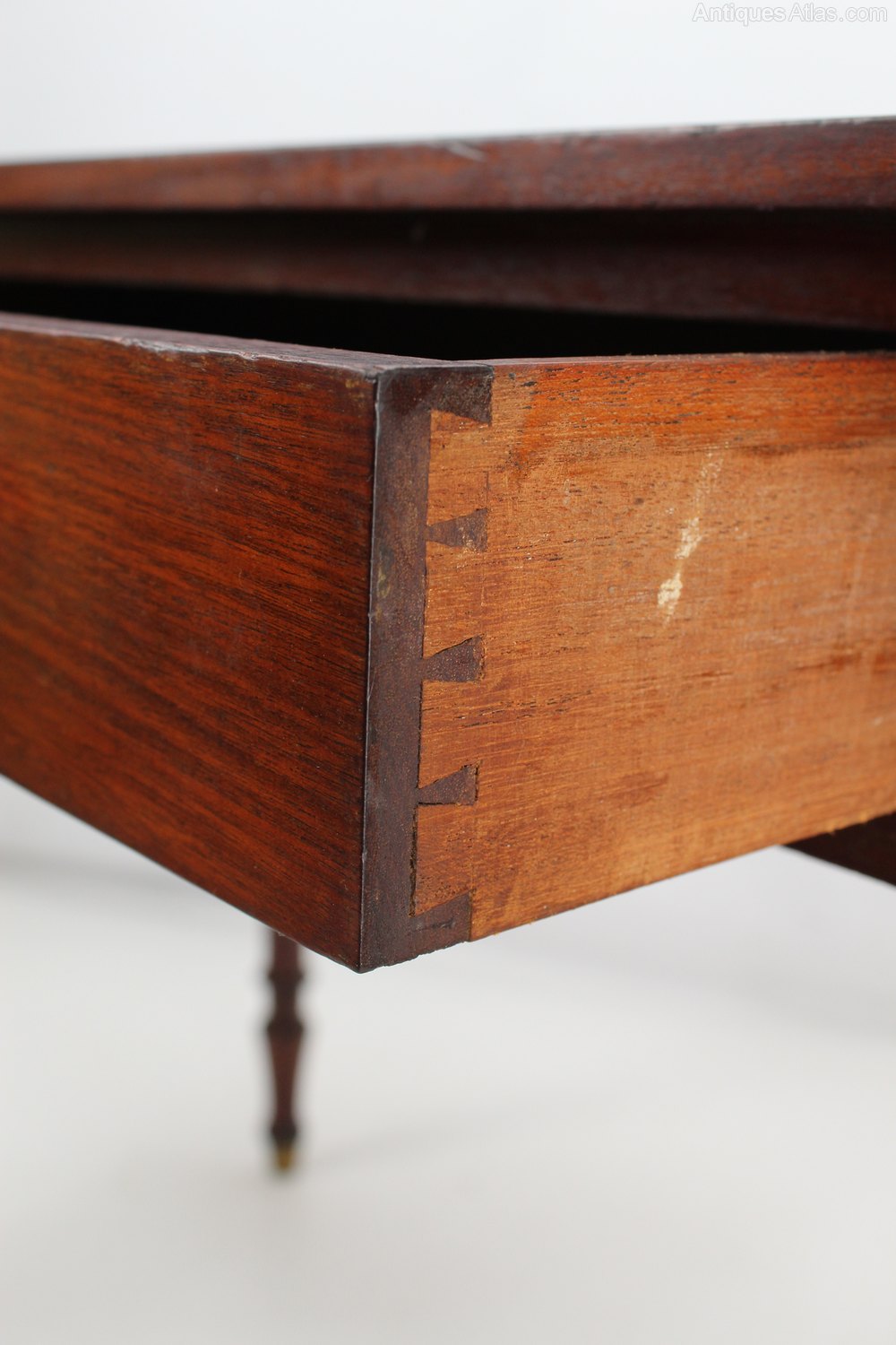 Victorian Mahogany Writing Table / Desk - Antiques Atlas