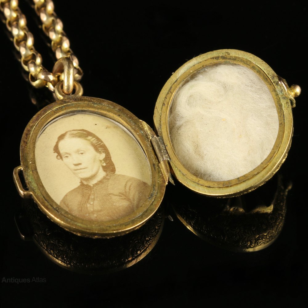 Antiques Atlas - Antique Victorian Fox Hunting Necklace Gold Locket