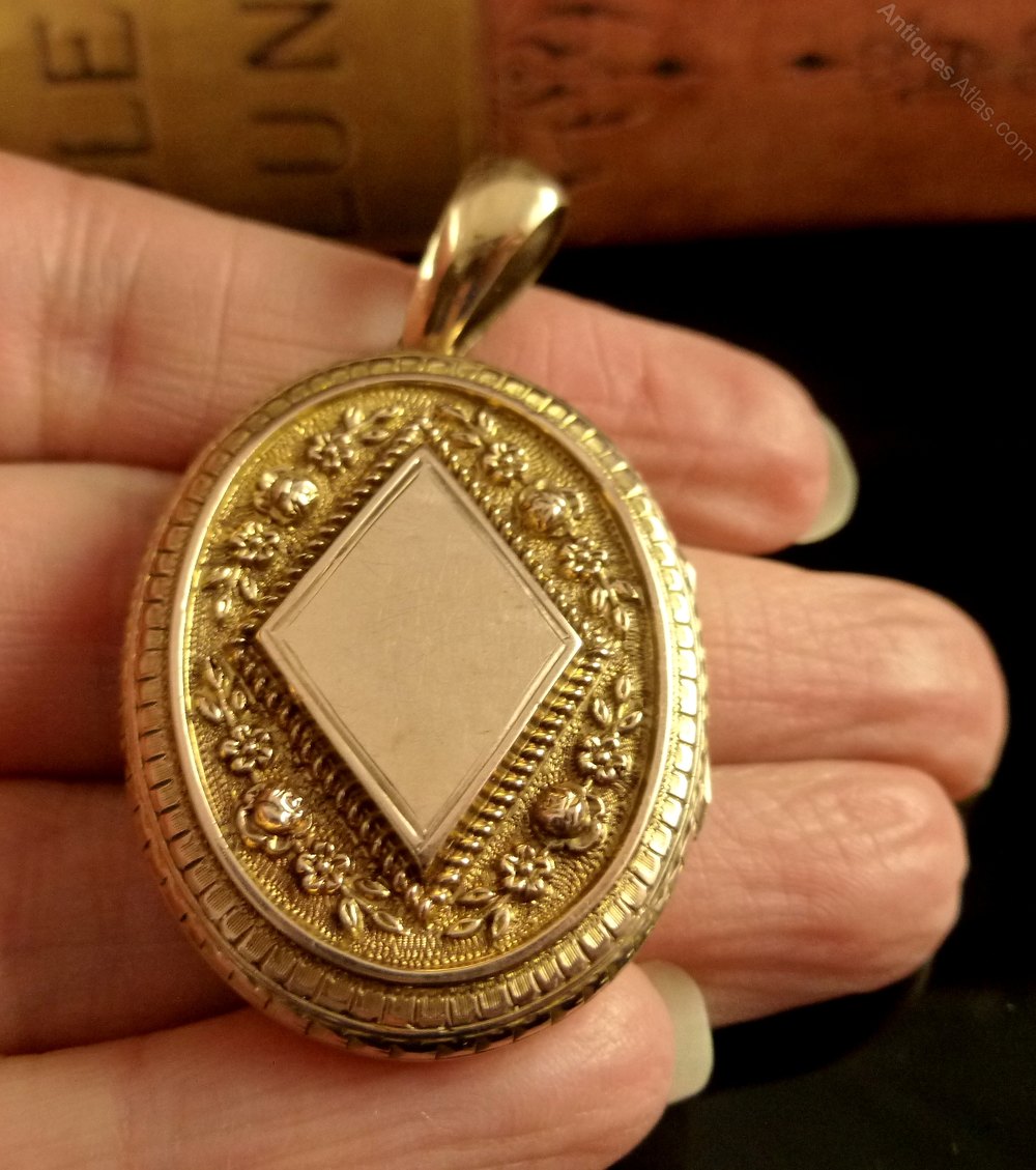 Antiques Atlas - Antique Victorian Gold Back & Front Large Locket