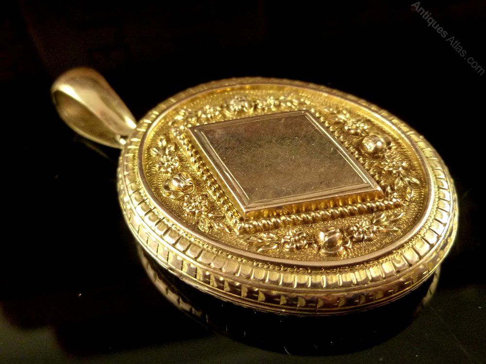 Antiques Atlas - Antique Victorian Gold Back & Front Large Locket