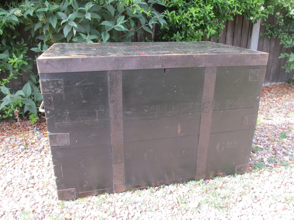 Large Pine Trunk,Military - Antiques Atlas