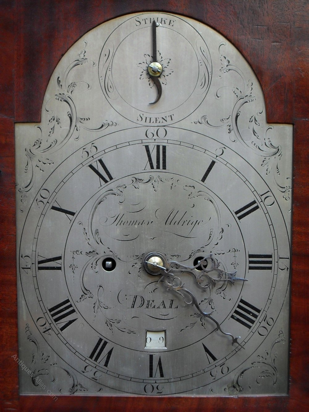 Antiques Atlas - George III Figured Mahogany Bracket Clock