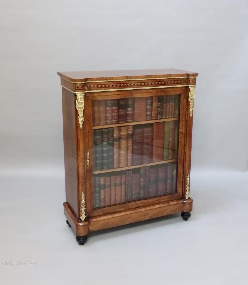 Victorian Figured Walnut Bookcase - Antiques Atlas