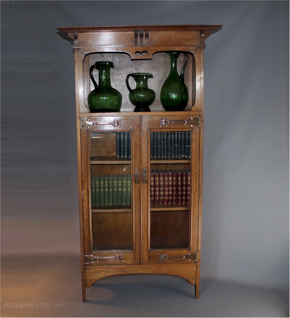 Arts And Crafts Copper Strap Oak Bookcase - Antiques Atlas