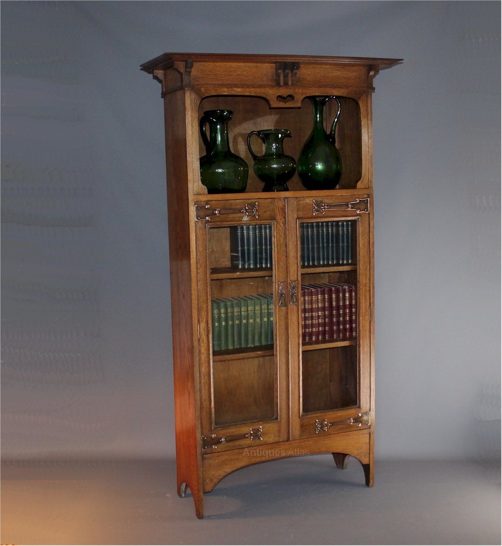 Arts And Crafts Copper Strap Oak Bookcase - Antiques Atlas