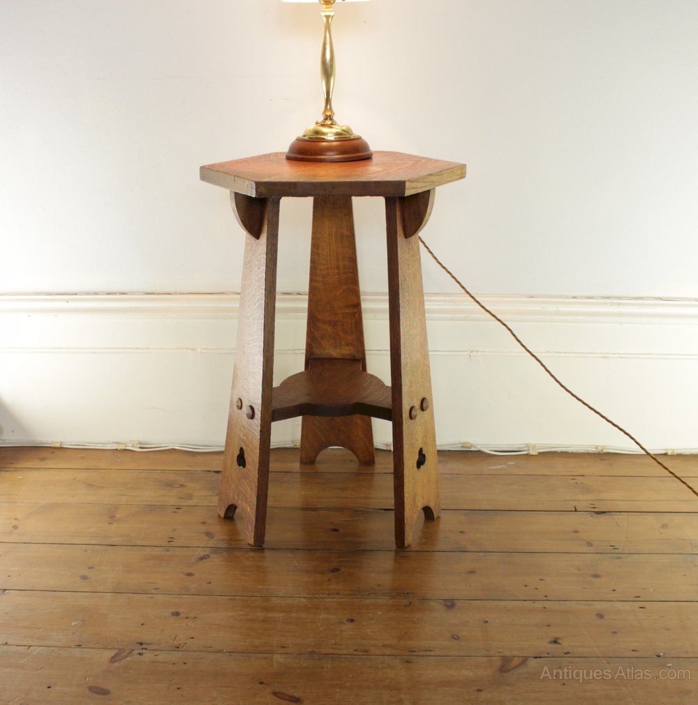 Classic Arts And Crafts Oak Occasional Lamp Table - Antiques Atlas