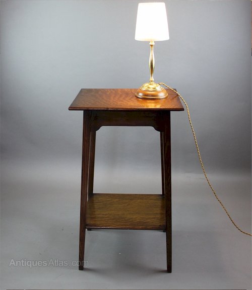 Oak Side / Lamp Table Arts And Crafts Period - Antiques Atlas