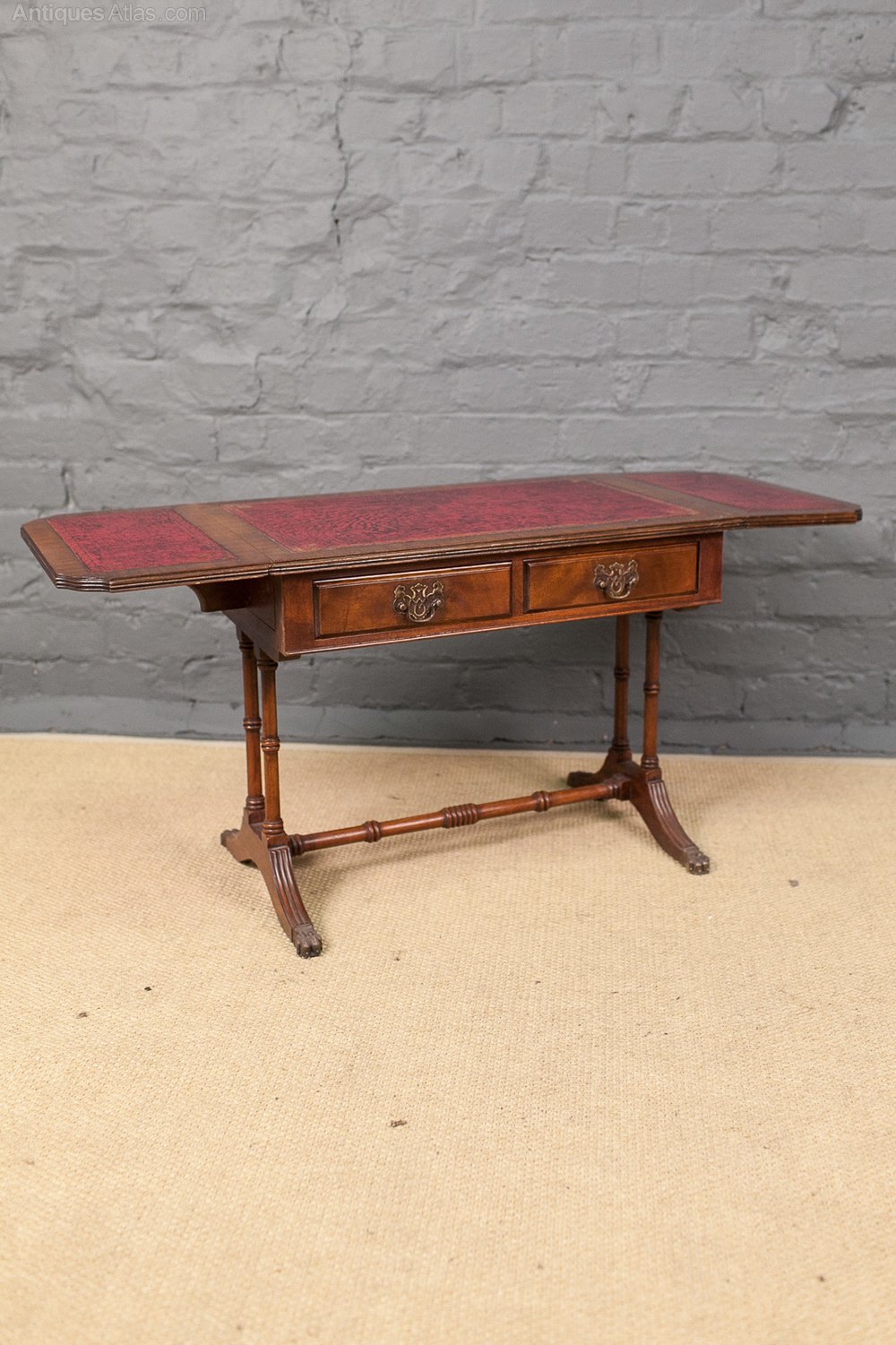 Antiques Atlas - Mahogany Dwarf Sofa Table