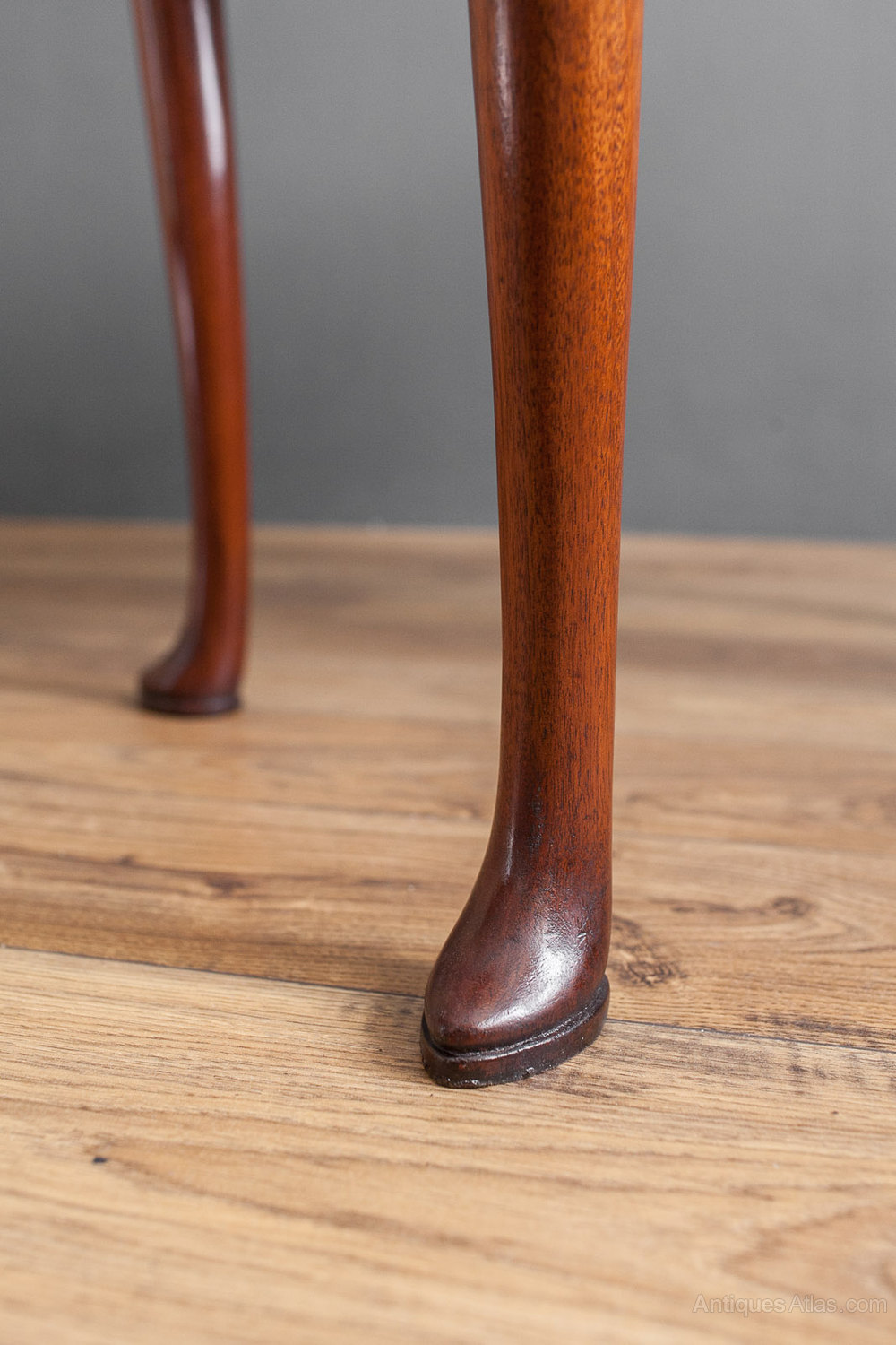 Walnut Cabriole Leg Lowboy - Antiques Atlas