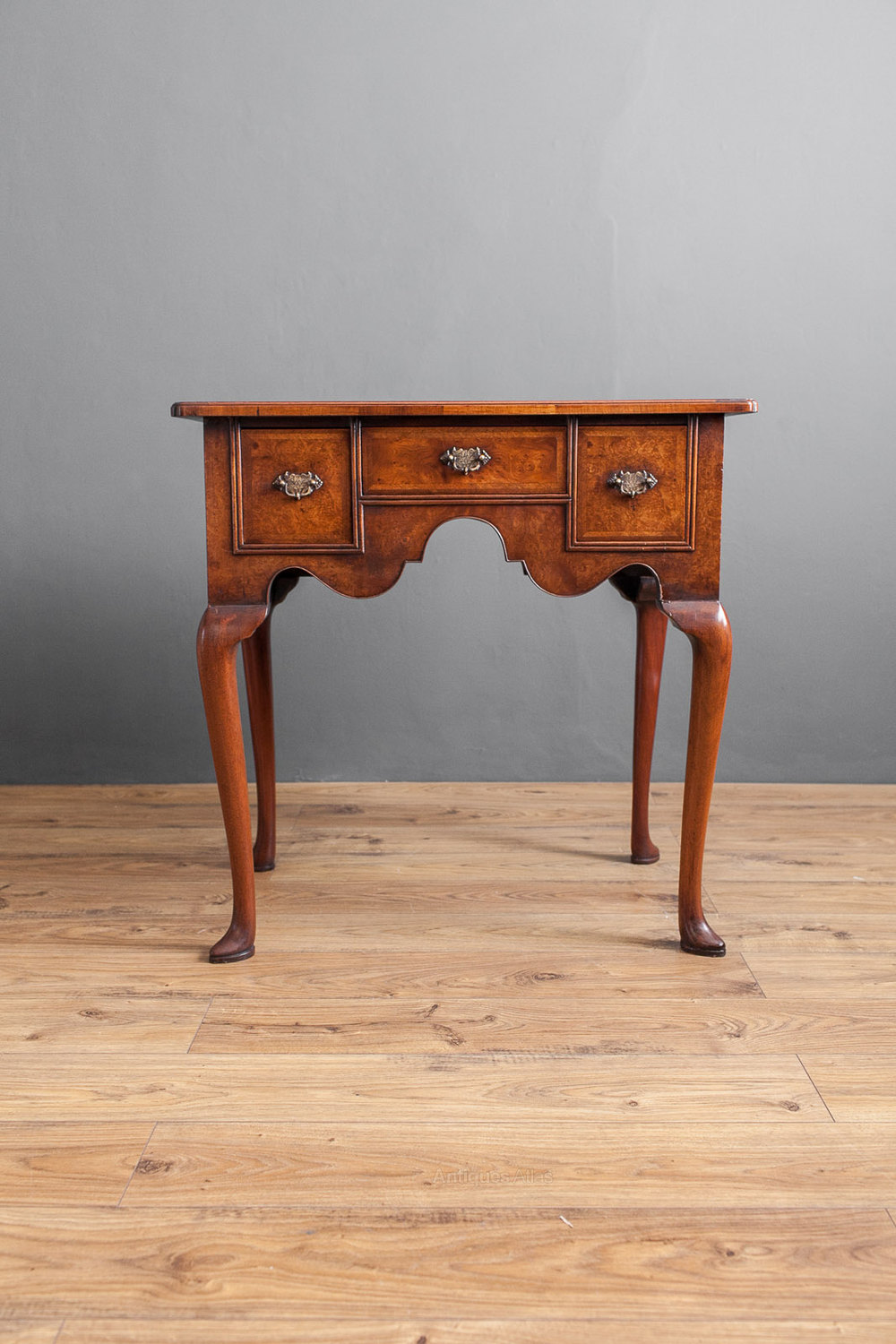Walnut Cabriole Leg Lowboy - Antiques Atlas
