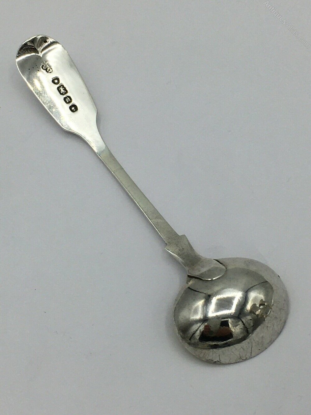 Antiques Atlas - Chawner & Co Victorian Friddle Pattern Salt Spoon
