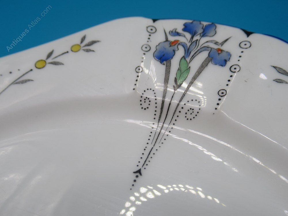 Antiques Atlas - Shelley Queen Anne Blue Iris Pattern Plate 1930