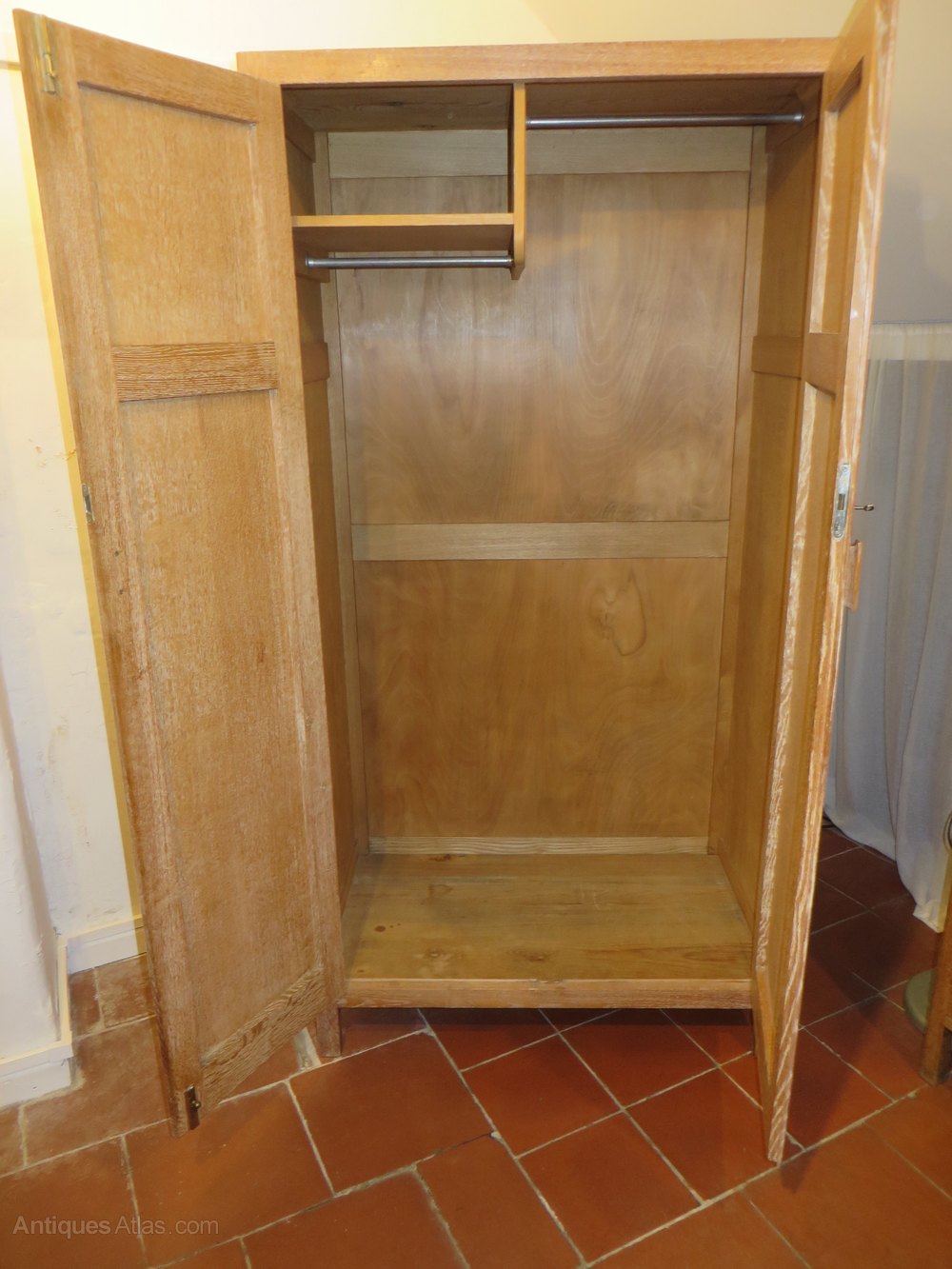 Heals Wardrobe - Antiques Atlas