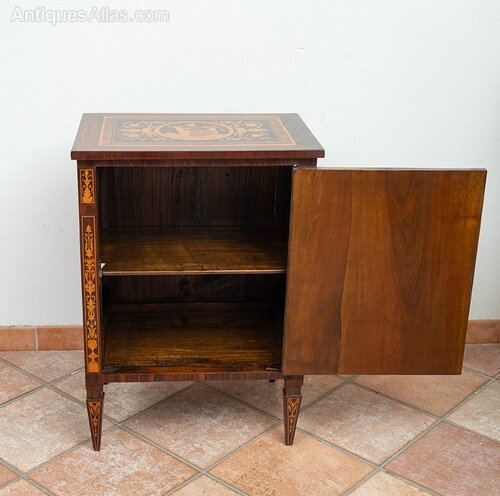 Italian Louis XVI Bedside Table. 18th Century. as906a2309 - Antiques Atlas