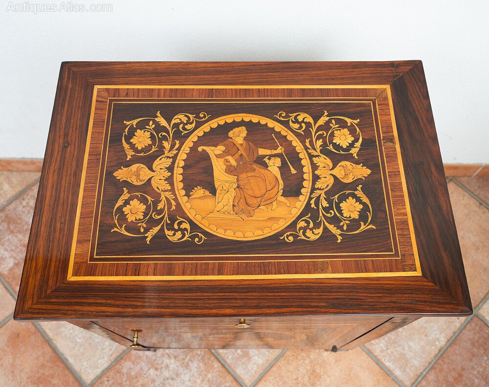 Italian Louis XVI Bedside Table. 18th Century. as906a2309 - Antiques Atlas