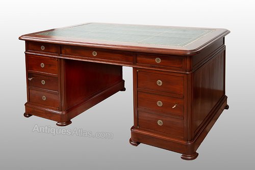 Italian Desk In Solid Mahogany. 19th Century. - Antiques Atlas
