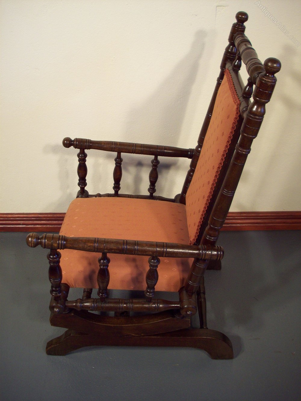 Childs American Style Rocking Chair - Antiques Atlas