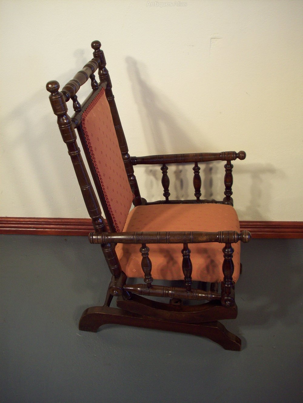 Childs American Style Rocking Chair - Antiques Atlas
