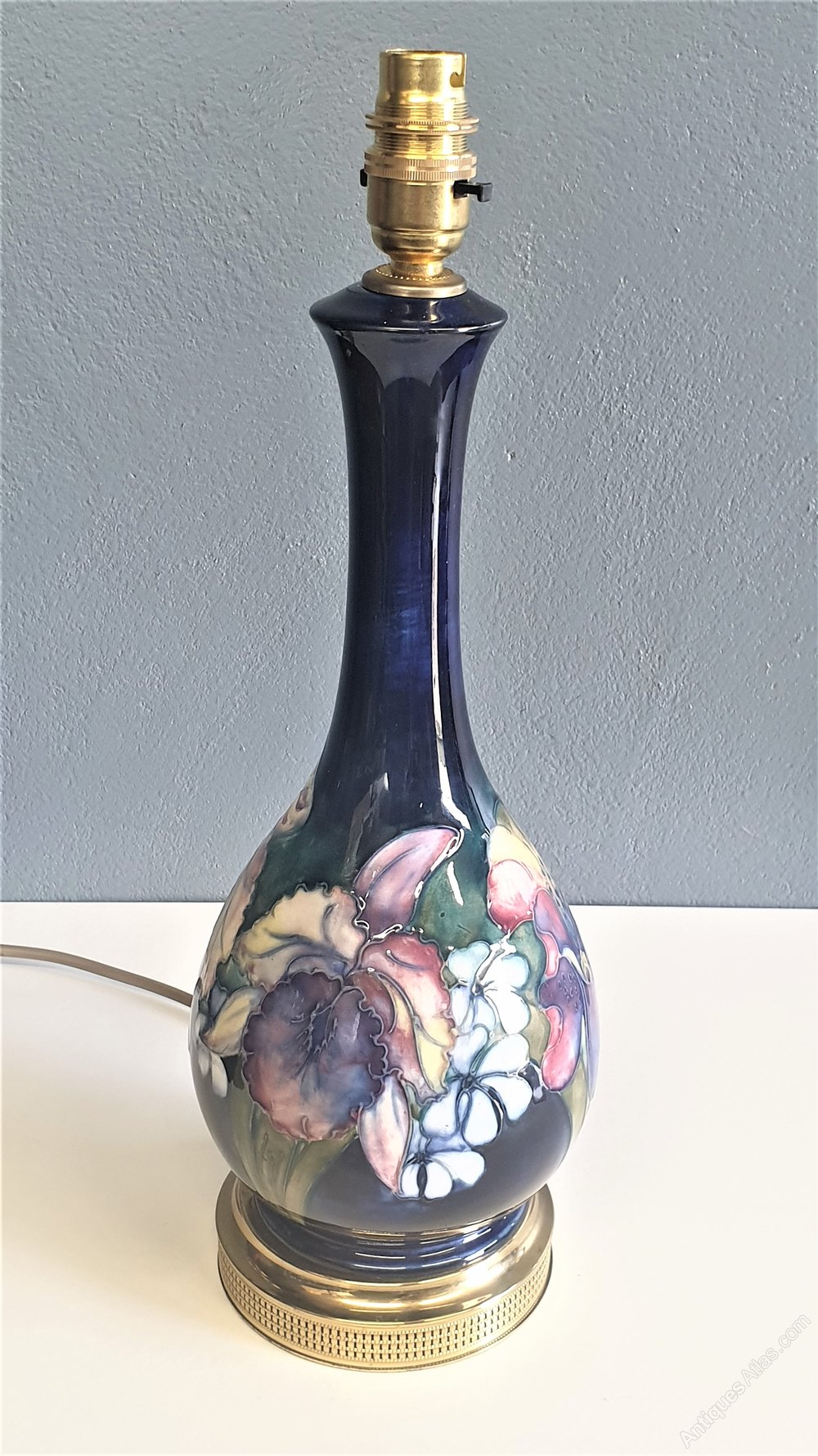 Antiques Atlas - Moorcroft Electric Lamp