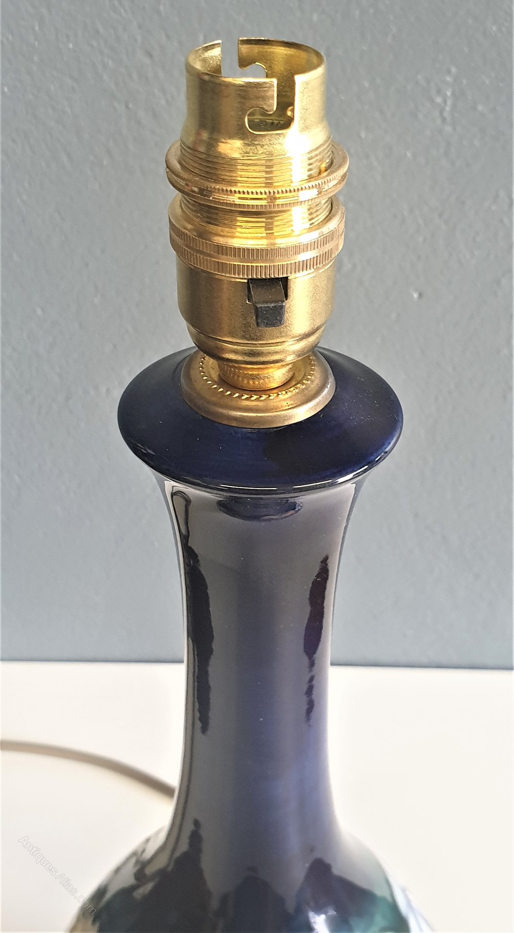 Antiques Atlas - Moorcroft Electric Lamp