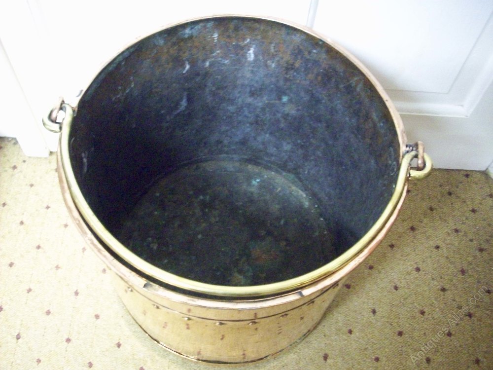 Antiques Atlas - Victorian Copper Coal / Peat Bucket as619a082 / L 165