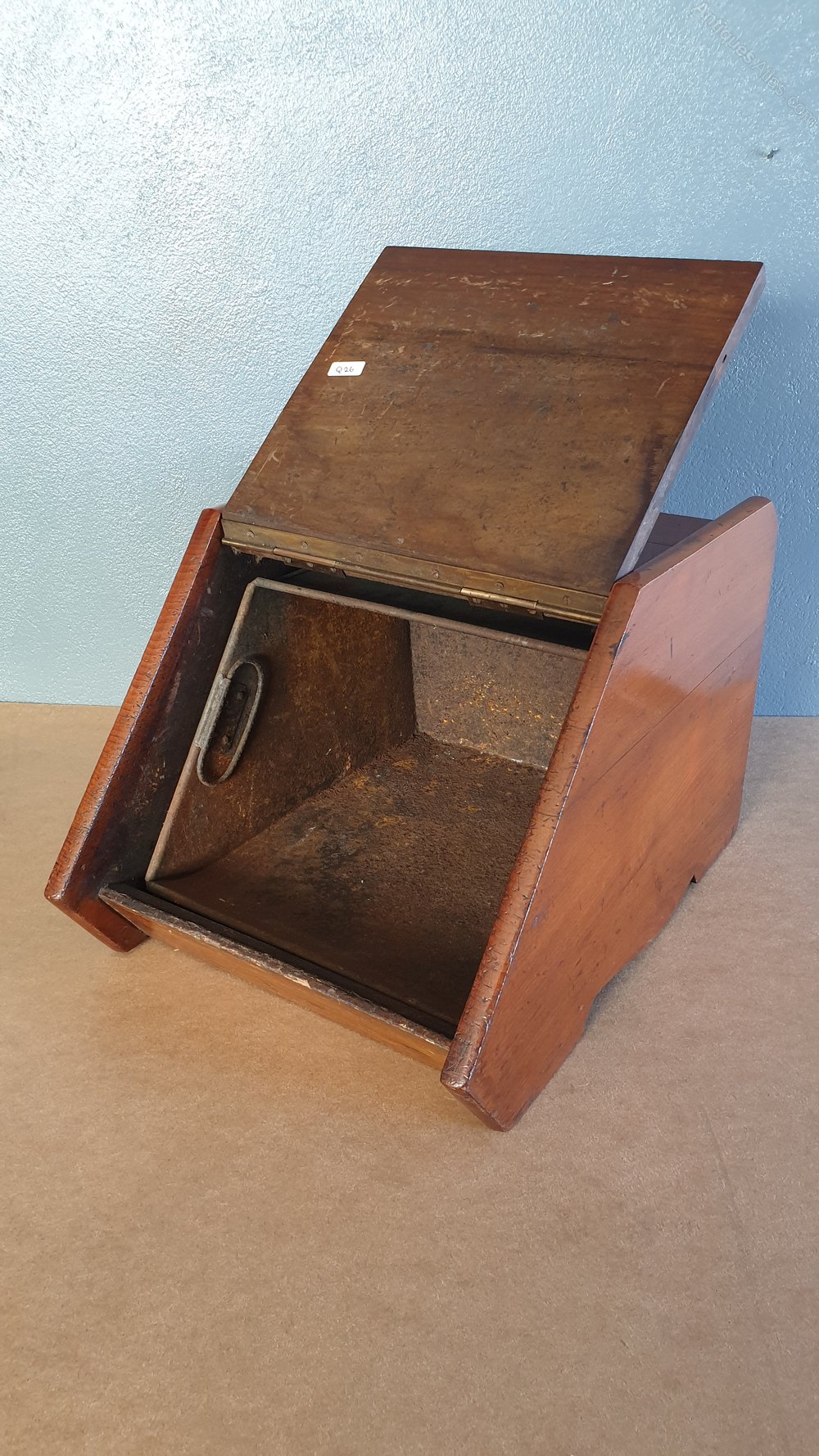 Antiques Atlas - Victorian Mahogany Coal Scuttle / Box as619a386 / Q 20