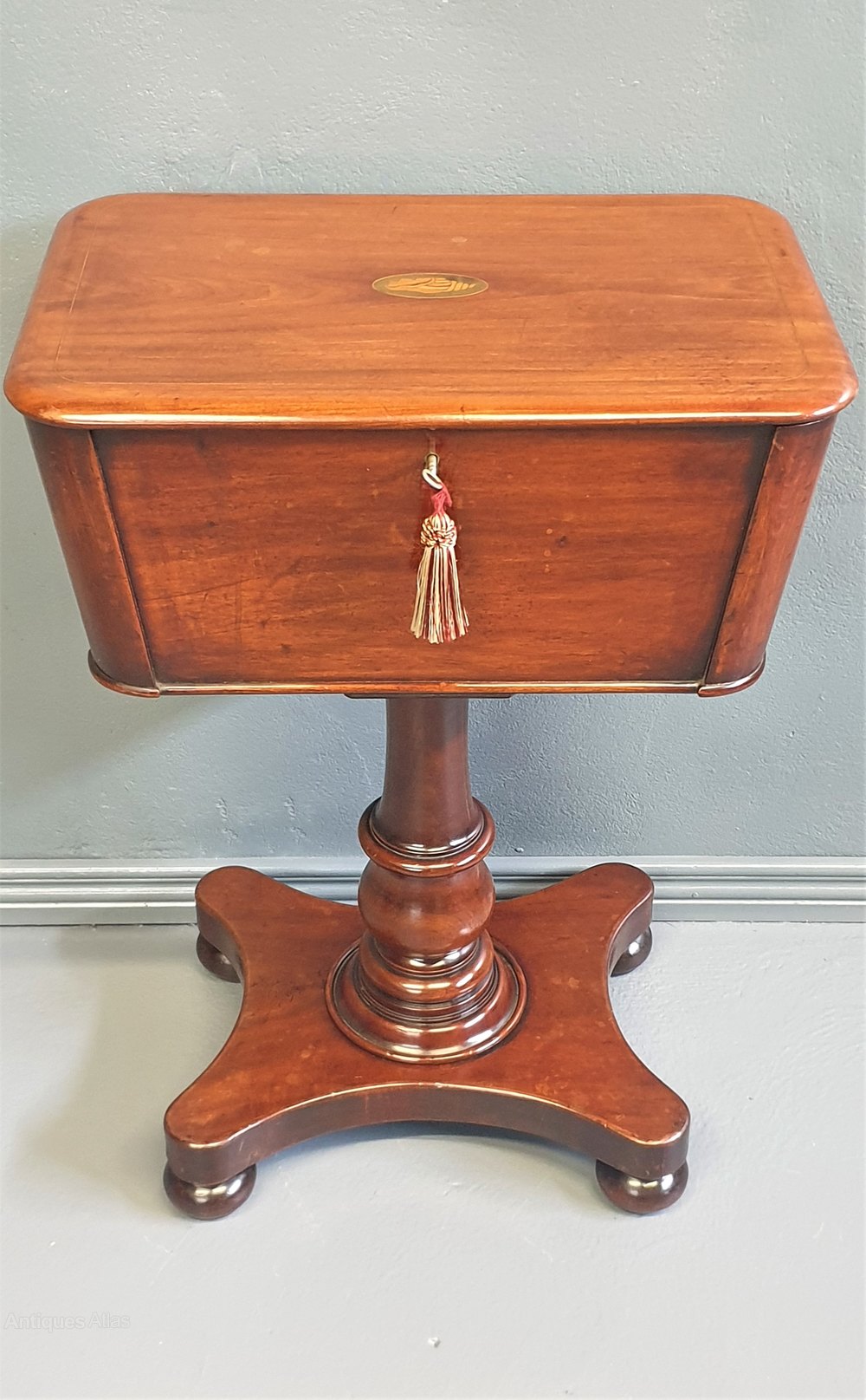 Antiques Atlas - Victorian Mahogany Teapoy