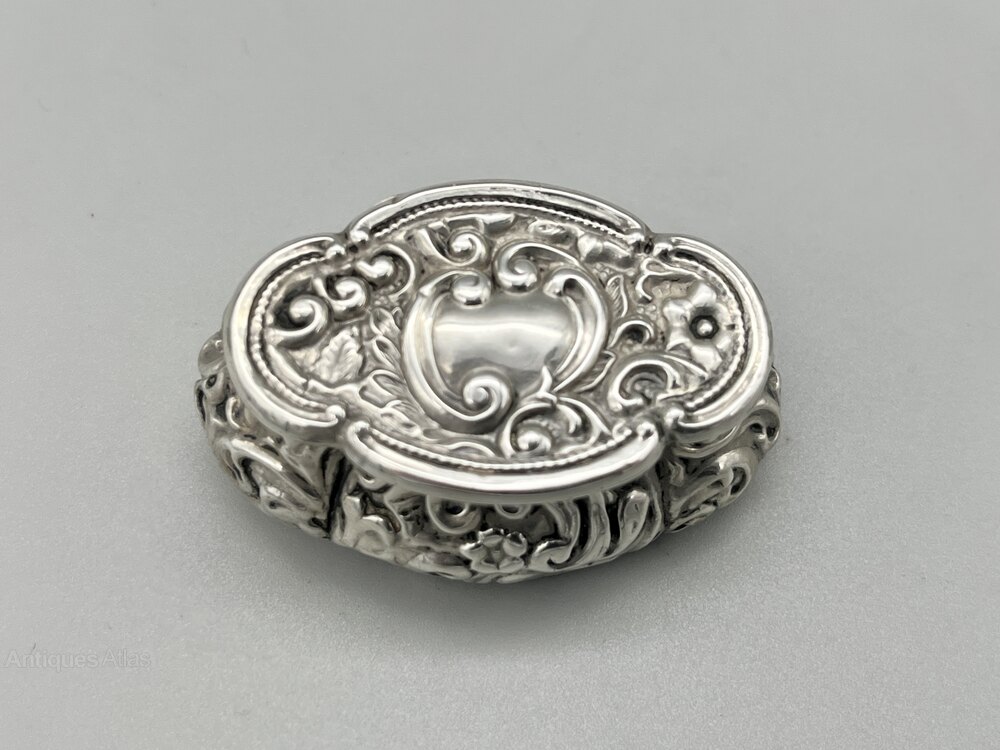 Antiques Atlas - Edwardian Silver Pill Box, Deakin & Francis, 1902 ...