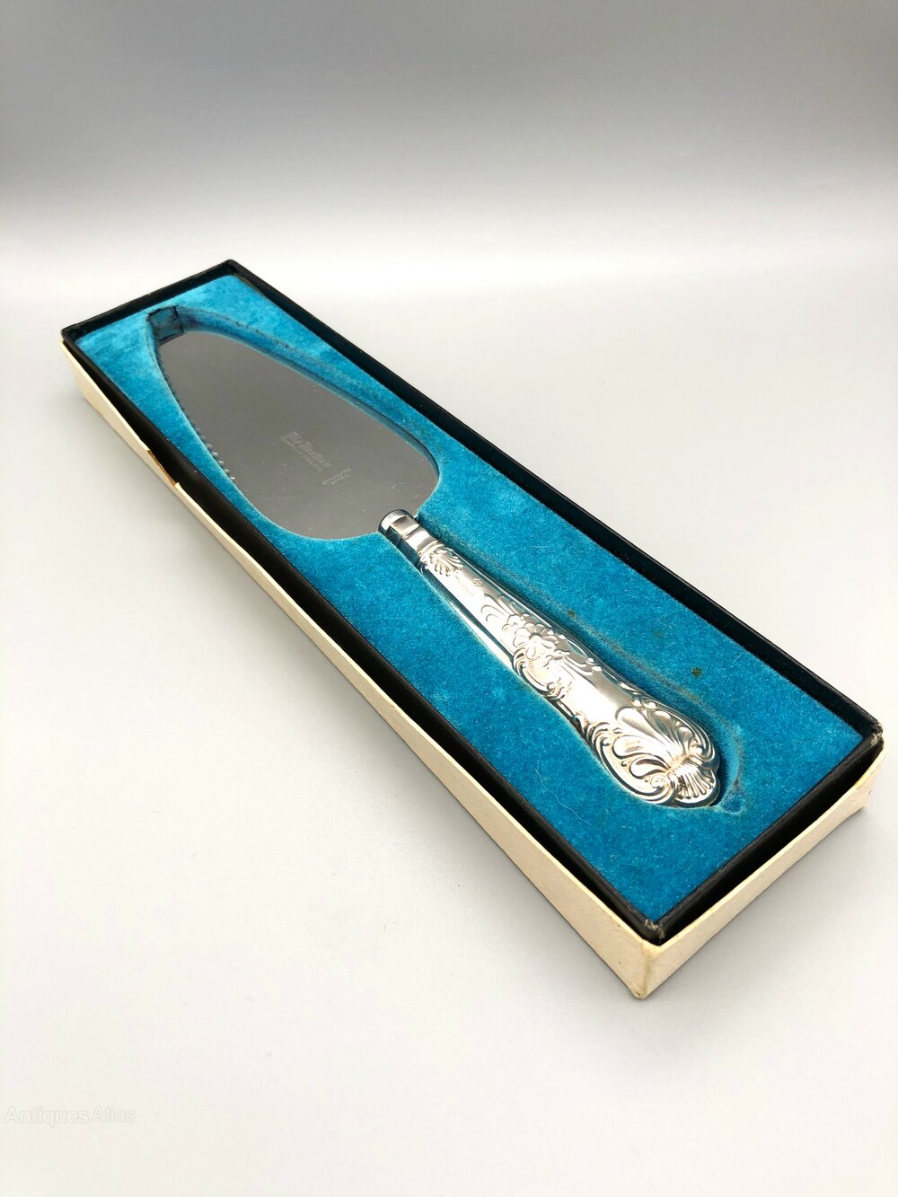Antiques Atlas - Vintage Silver Handled Pie Server, Sheffield, 1979