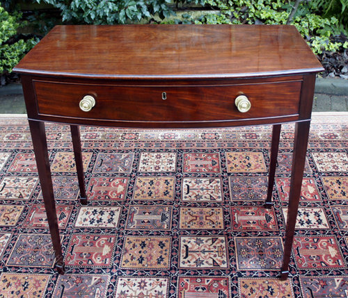 Antique Mahogany Bow Front Side Table - Antiques Atlas