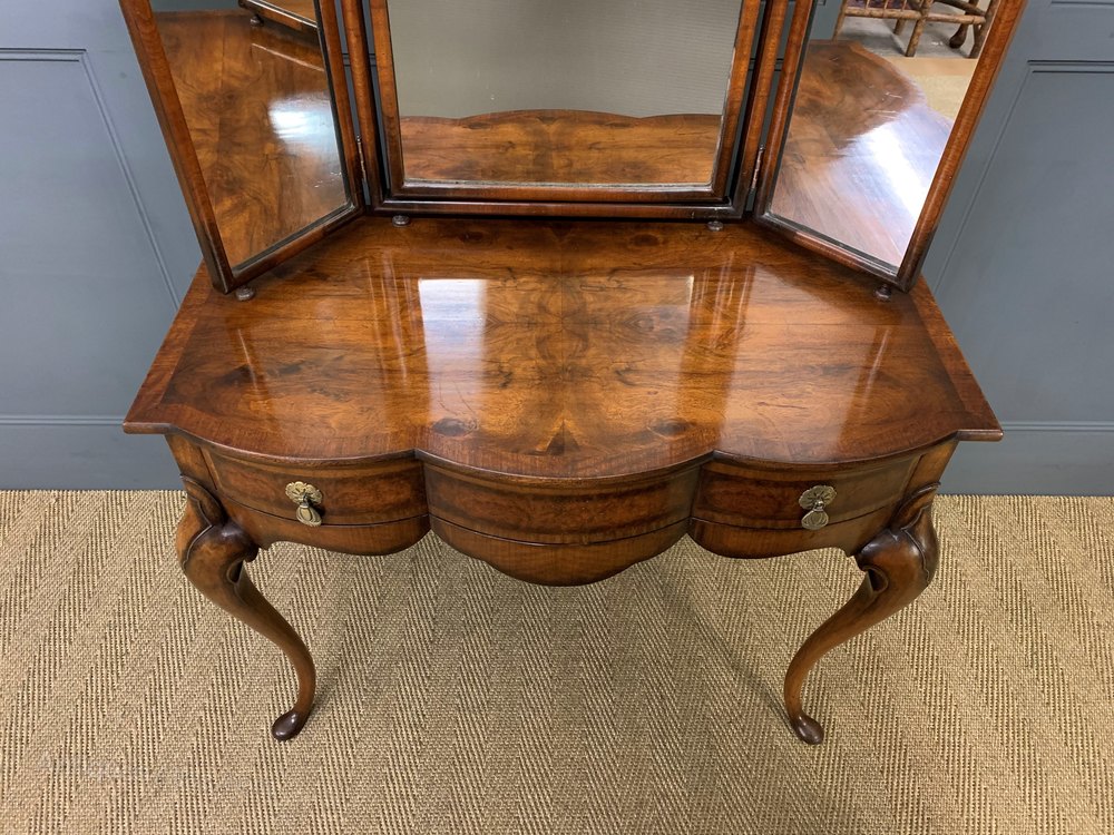 Queen Anne Style Burr Walnut Dressing Table - Antiques Atlas