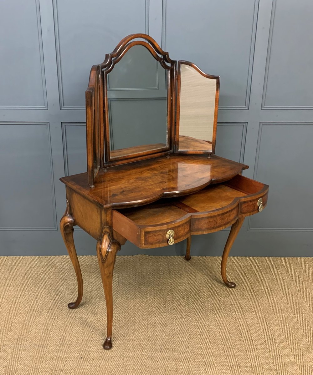 Queen Anne Style Burr Walnut Dressing Table - Antiques Atlas