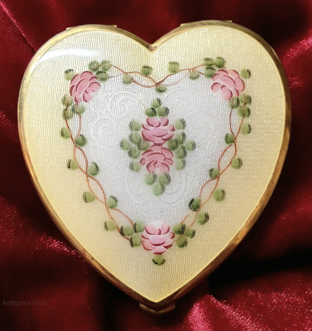 Antiques Atlas - Vintage La Mode Enamel Heart Shaped Compact