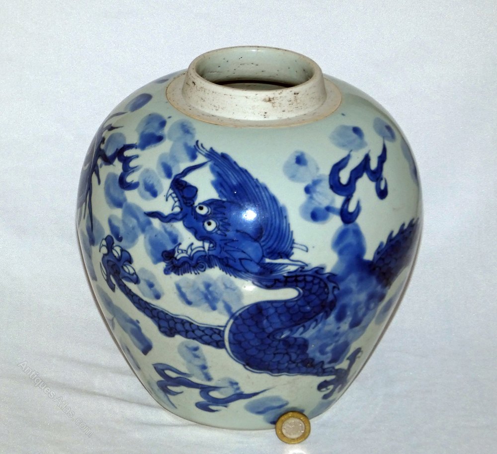 Antiques Atlas - Chinese Transitional Blue And White Dragon Jar