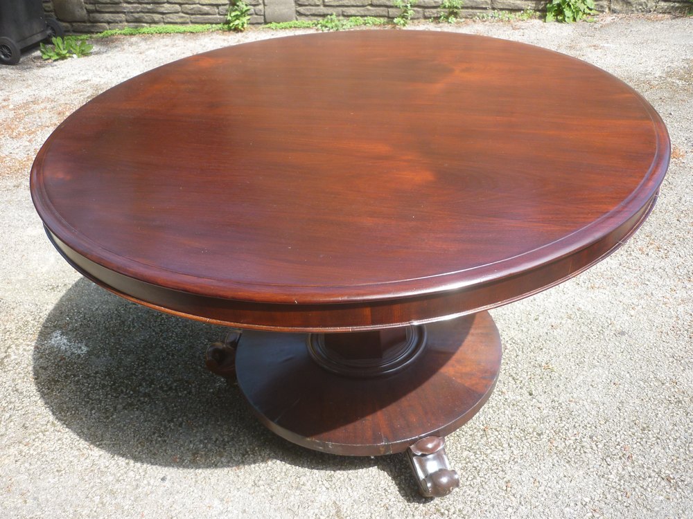 A Restored Victorian Mahogany Loo Table - Antiques Atlas