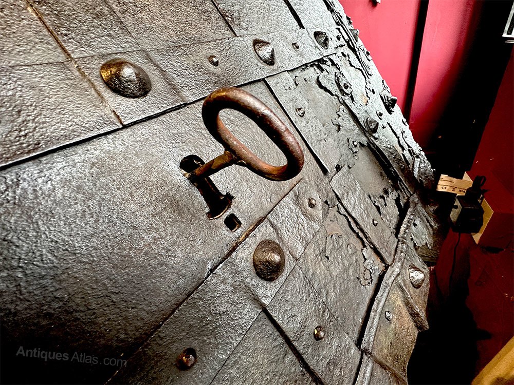 Dutch Armada Chest as518a542 - Antiques Atlas