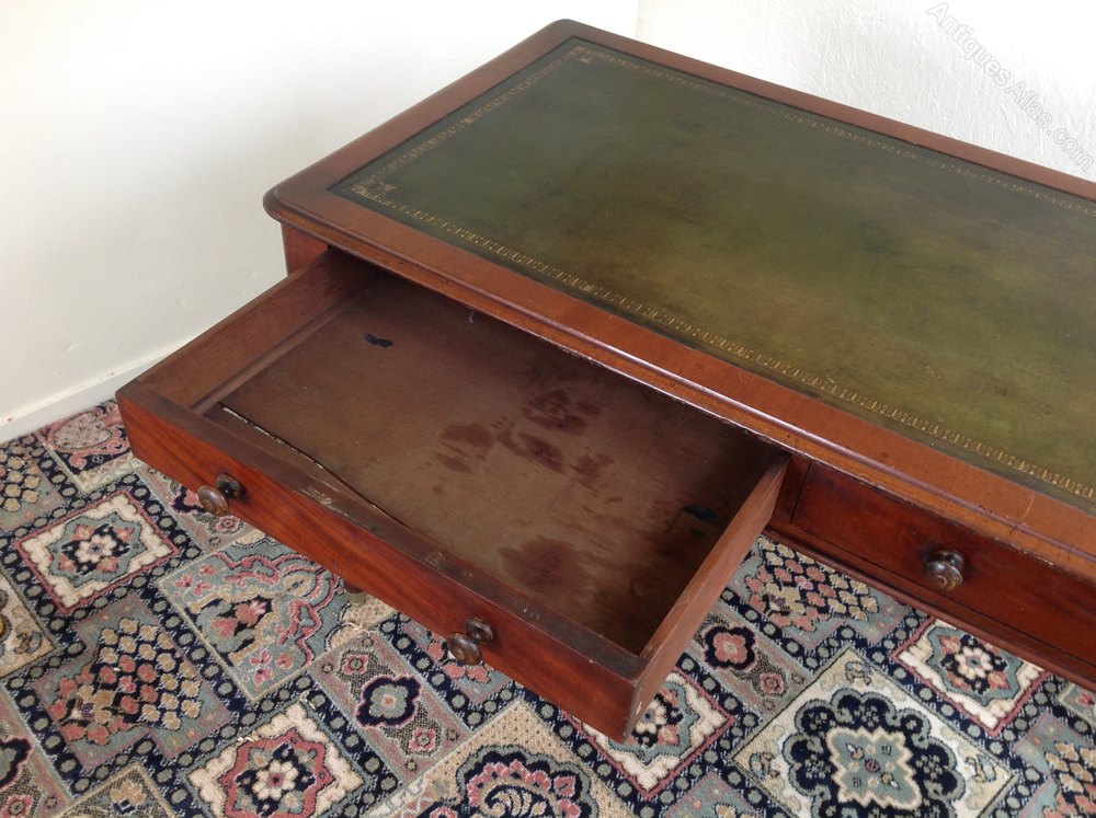 Victorian Mahogany Writing Table / Desk - Antiques Atlas