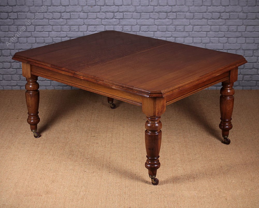 10 Seater Extending Oak Dininig Table C.1890. - Antiques Atlas