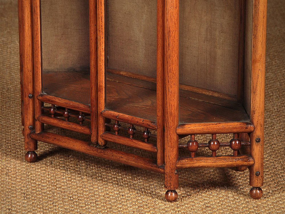 Small Corner Display In The Manner Of Liberty & Co - Antiques Atlas