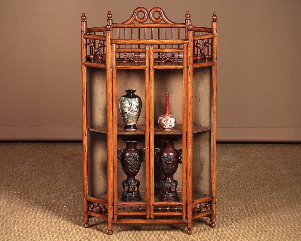 Small Corner Display In The Manner Of Liberty & Co - Antiques Atlas
