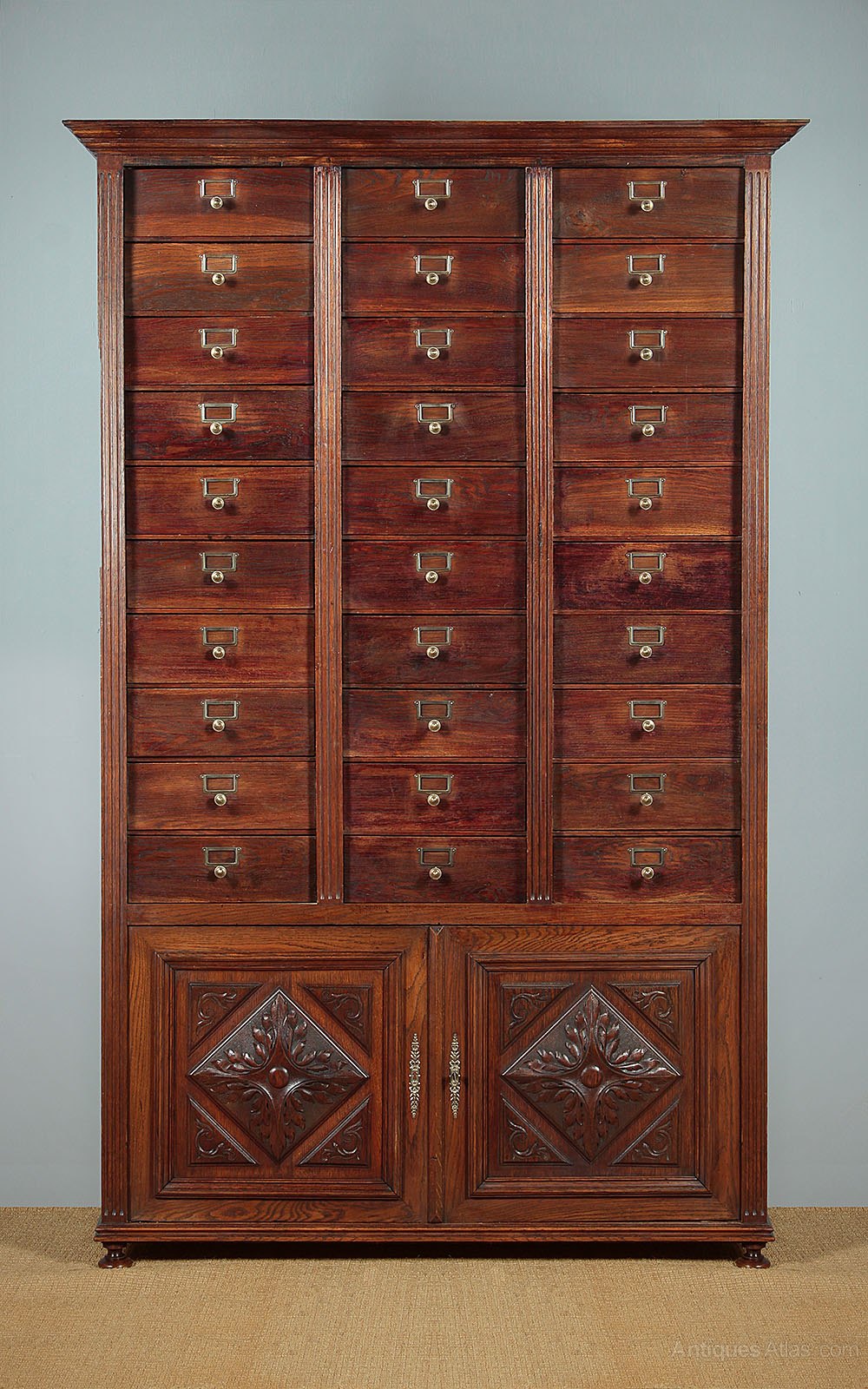 Tall Oak Bank Of Drawers C.1900. - Antiques Atlas